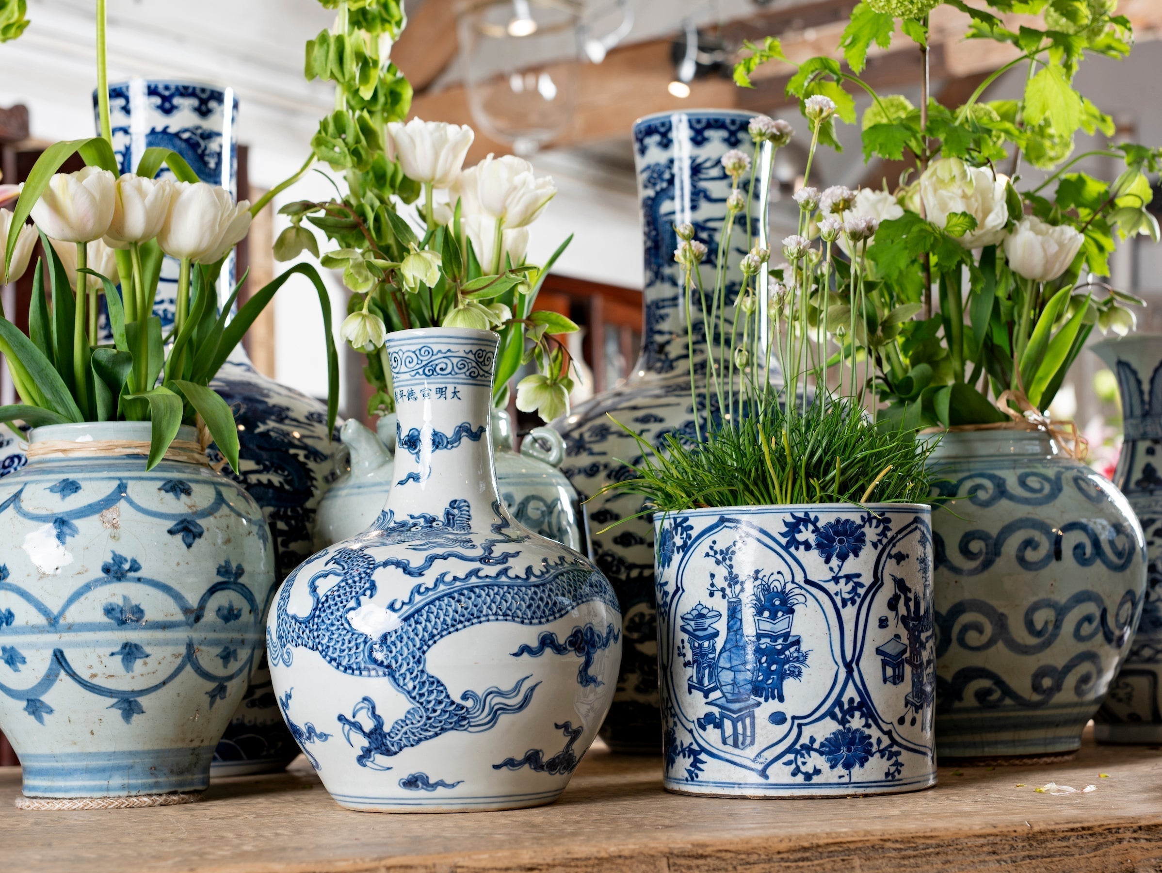 How to Decorate With Chinese Blue & White Porcelain | Indigo Antiques